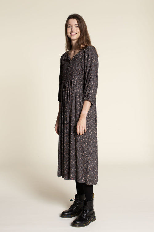 Wardrobe by Me Balka Dress – The Fold Line