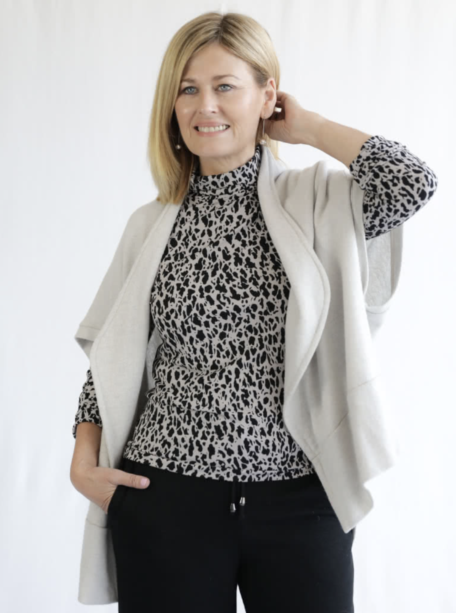 Style Arc Debra Zebra Knit Top – The Fold Line