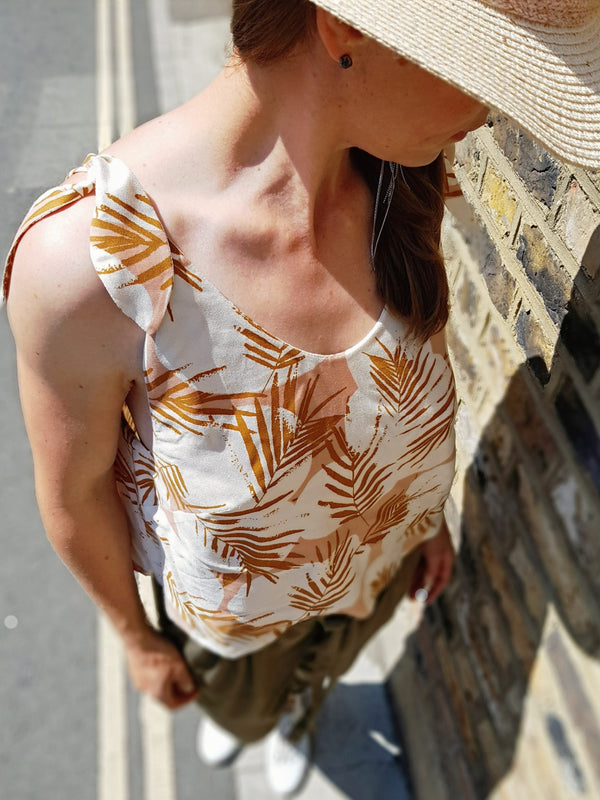 Vanessa Hansen Frankie Tankie – The Fold Line