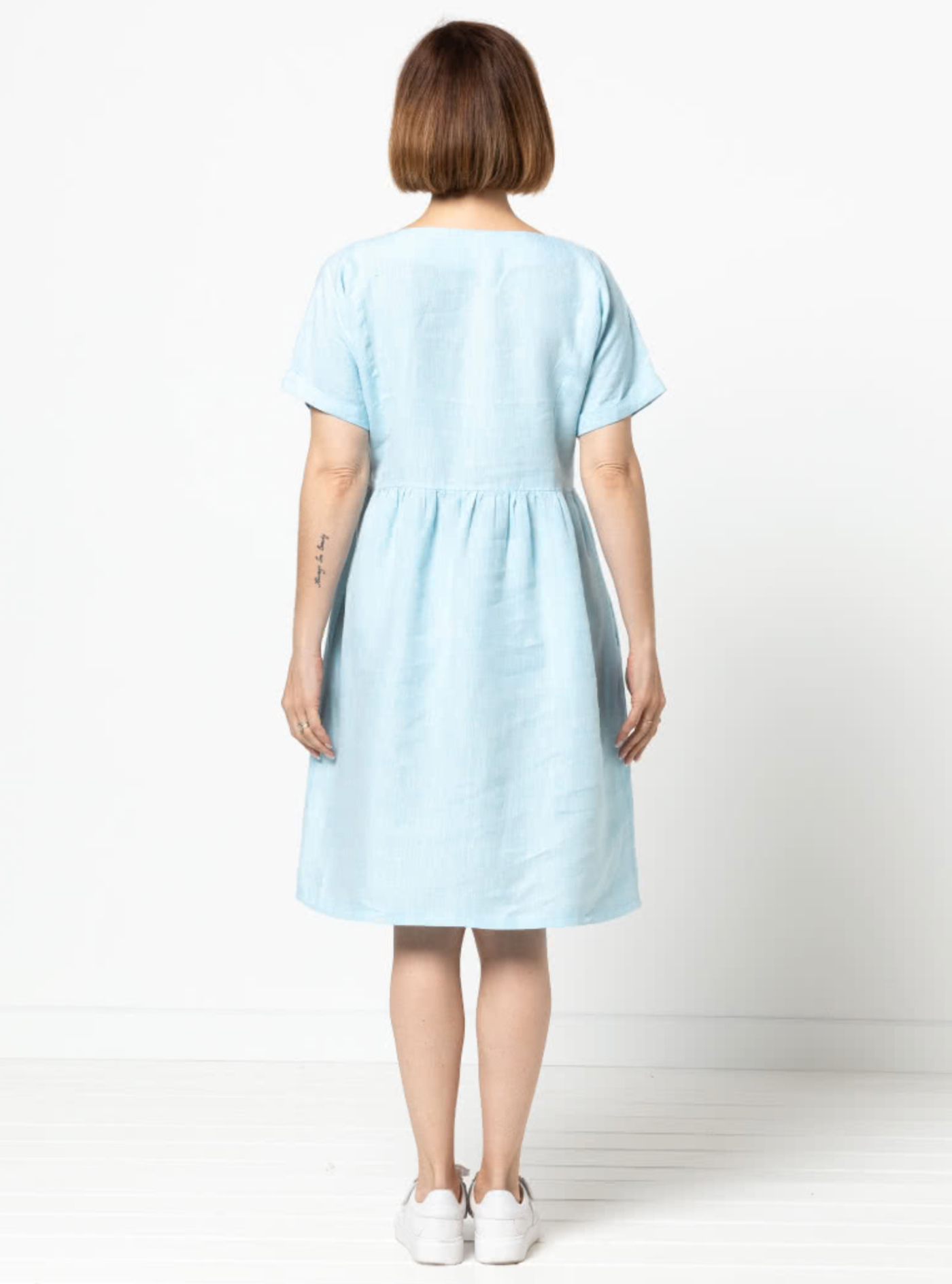 Style Arc Lacey Dress – The Fold Line