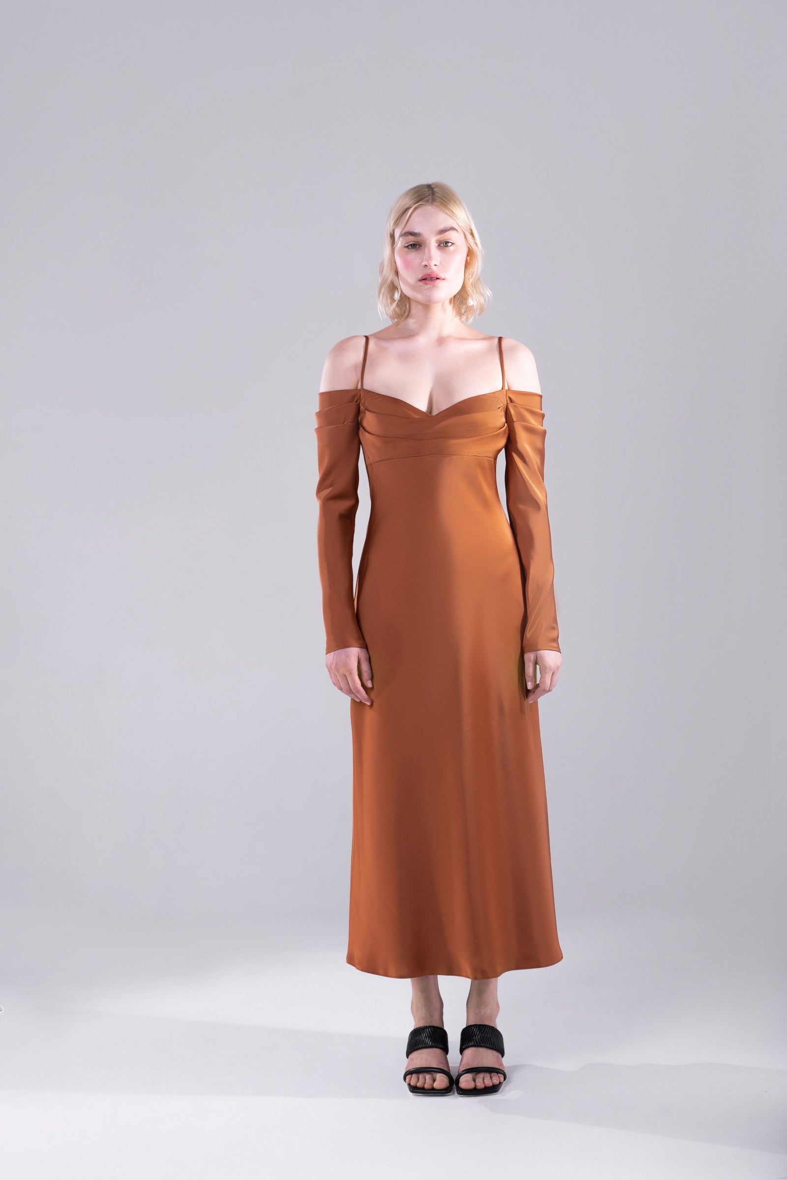 Vikisews Leoncia Dress – The Fold Line