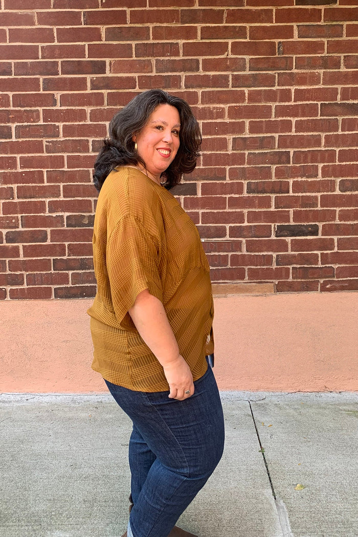 In the Folds Lindon Top – The Fold Line