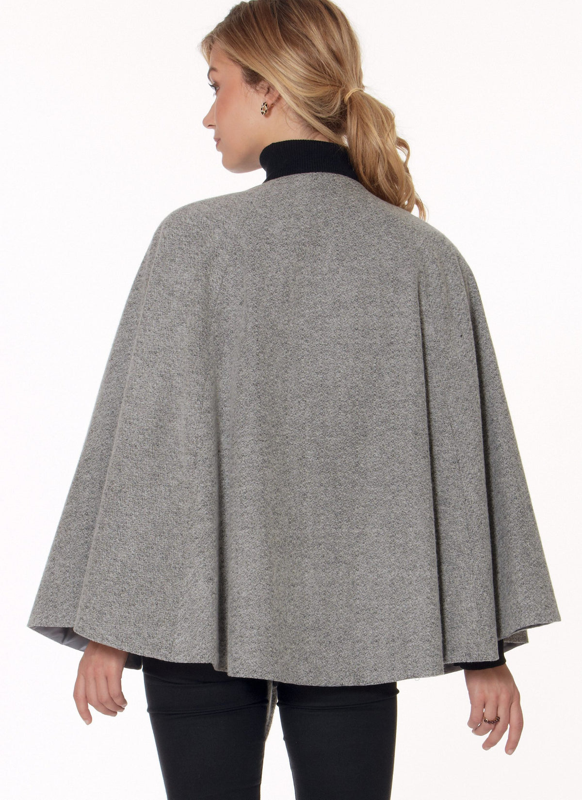 McCalls Capes M7477 – The Fold Line