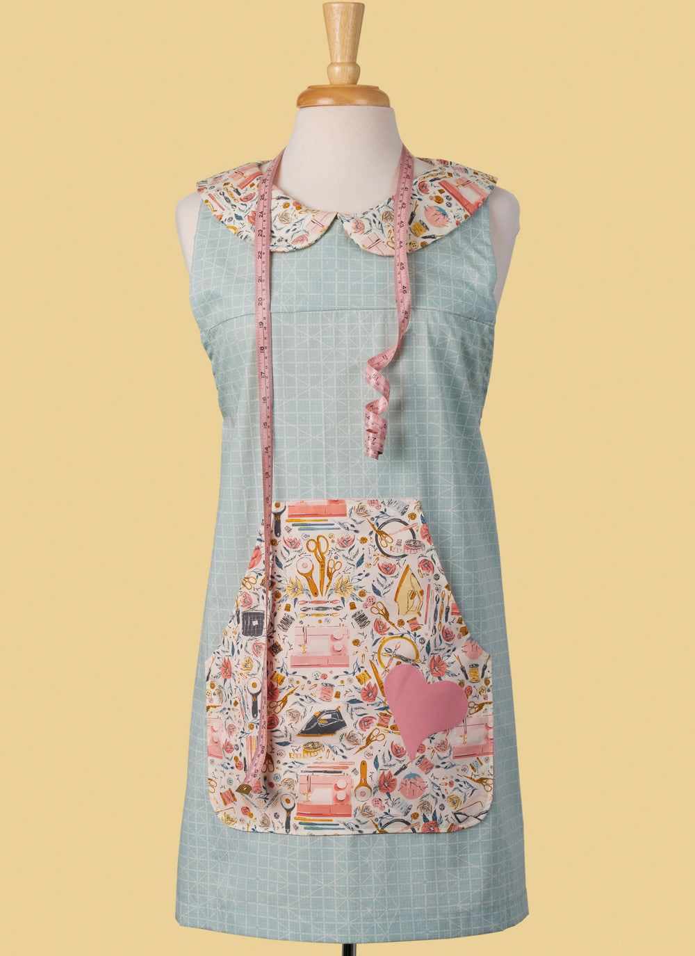 McCalls Aprons M8522 – The Fold Line