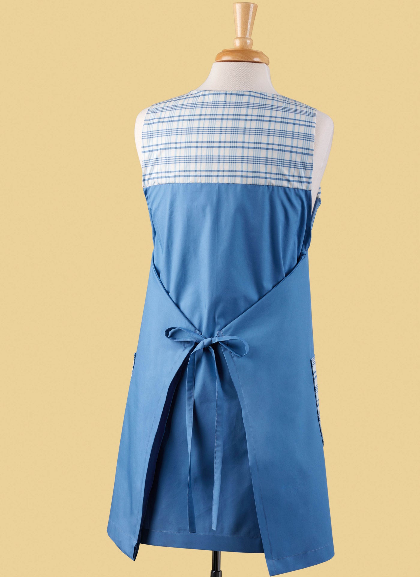 McCalls Aprons M8522 – The Fold Line