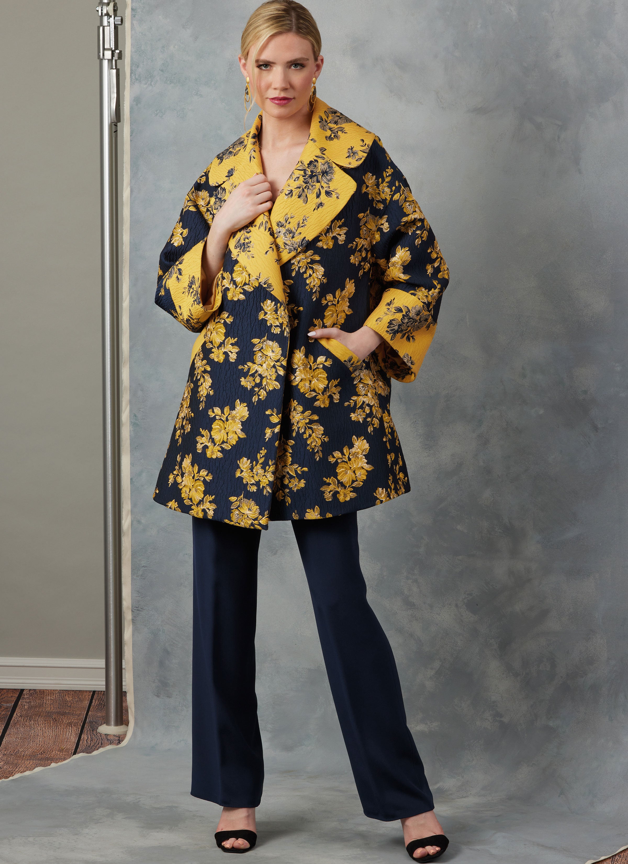 Vogue Jacket V2052 – The Fold Line