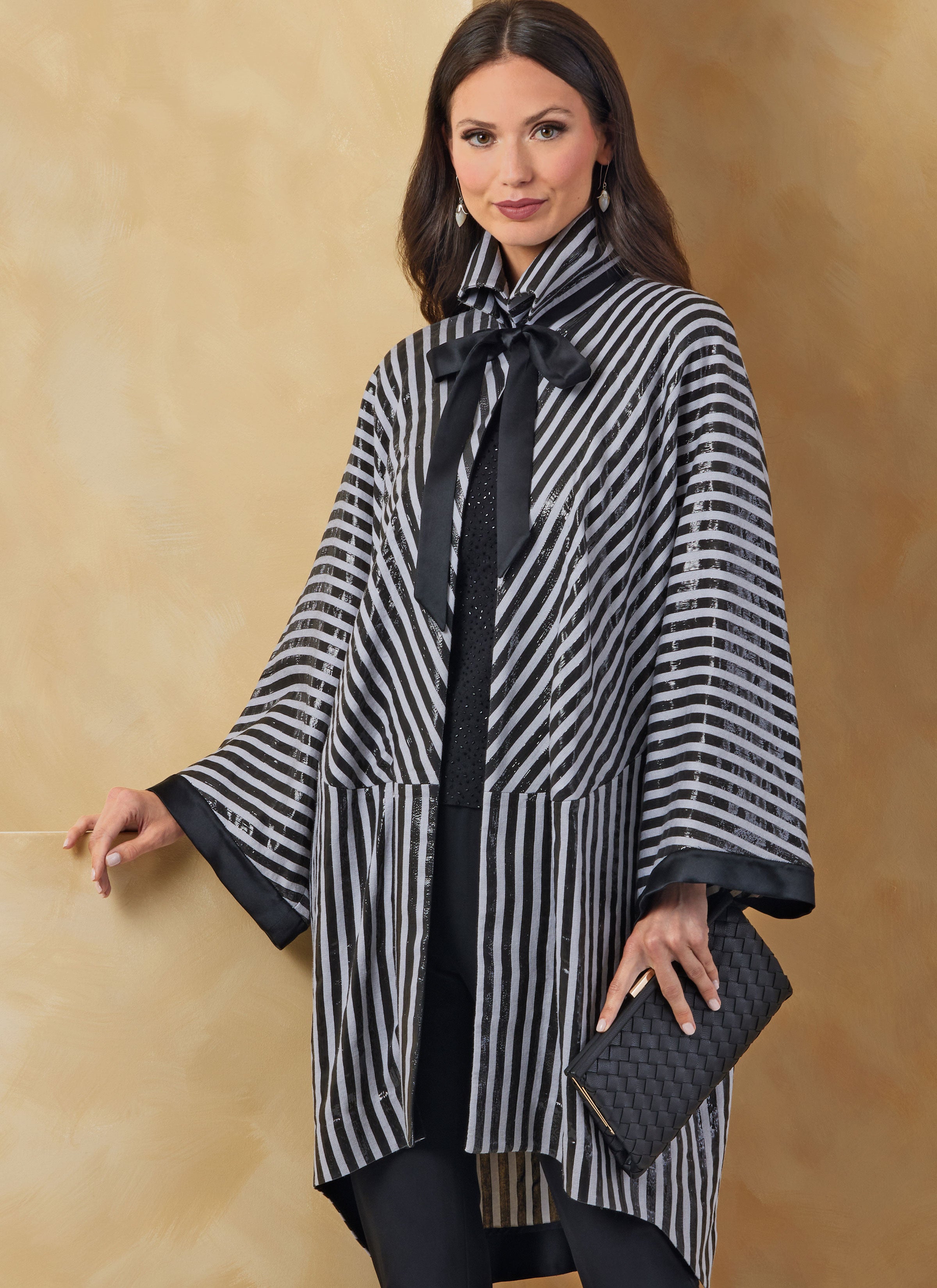 Vogue Jacket V2071 – The Fold Line